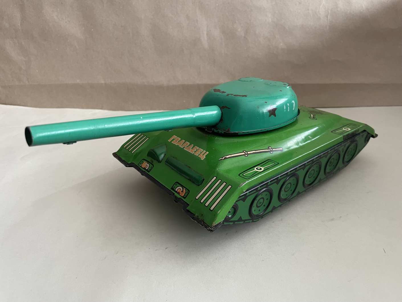 Szovjet tank működő retro elemes kitérős orosz harckocsi CCCP lemezjáték