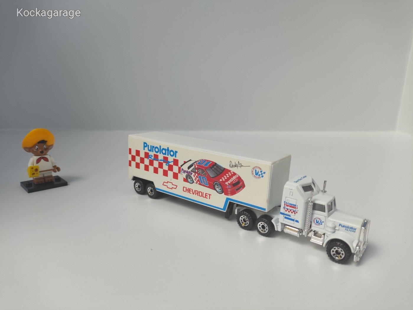 Matchbox Convoy Transporters CY Kenworth Aerodyne Porulator Racing Kamion