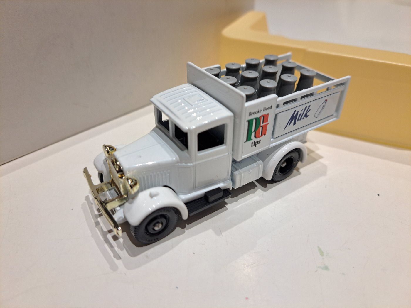 Lledo - 1934 Model A Ford Stake Truck _ PGT - Vatera.hu