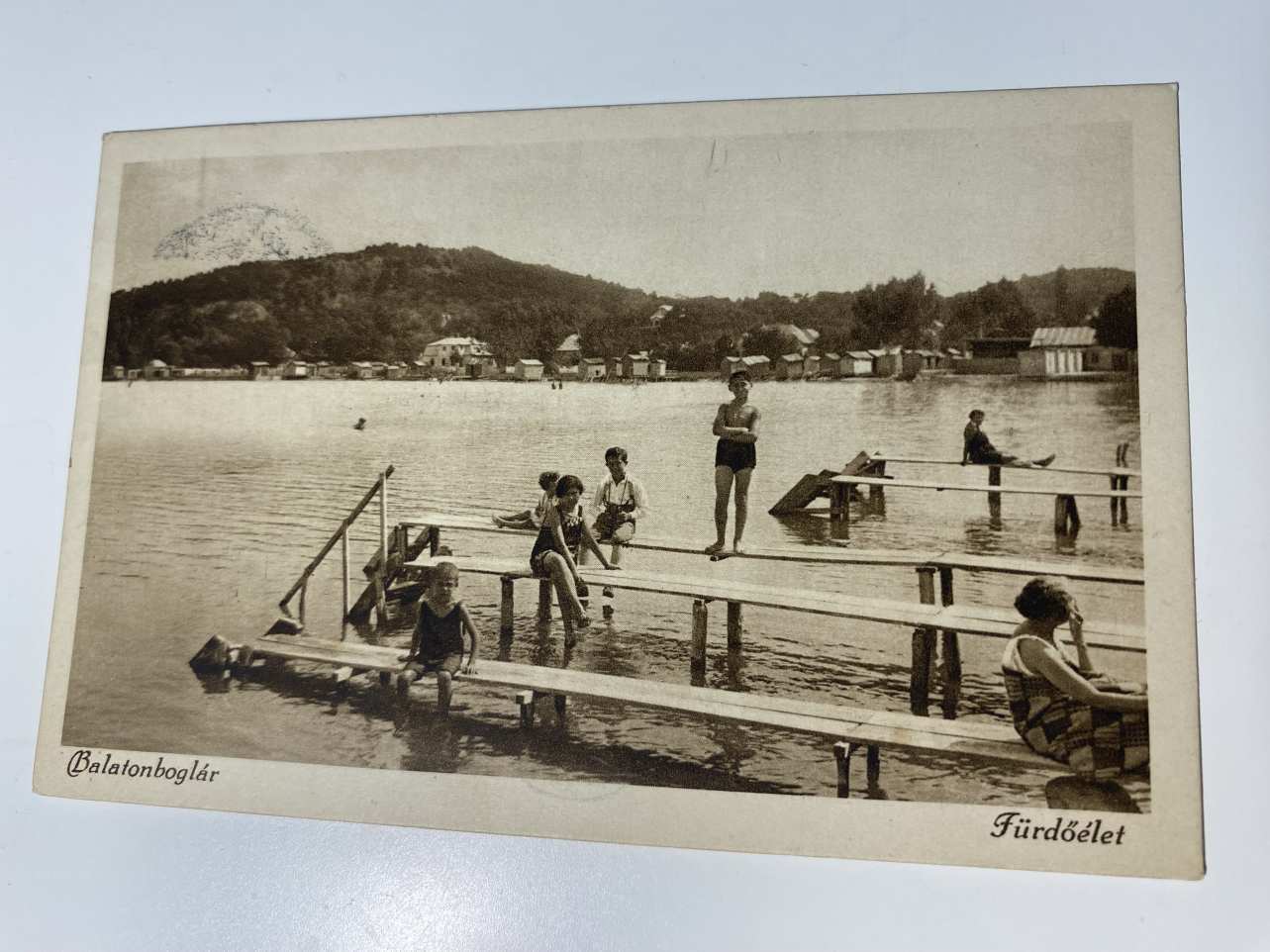 Balatonboglár Balaton Boglár fürdőélet strand fürdő pad Monostory KÉPESLAP