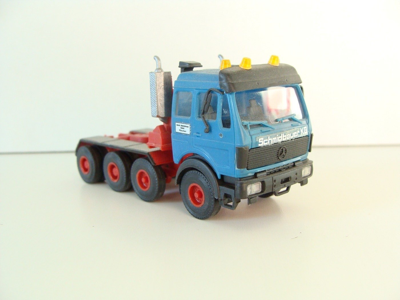 X272 H0 1:87 Kibri Mercedes nehézteher vontató - Vatera.hu