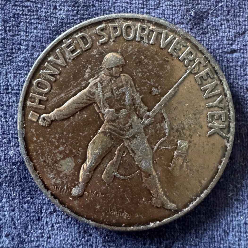 Honvéd Sportversenyek plakett, szennyezett, rozsdás, Rákosi címér