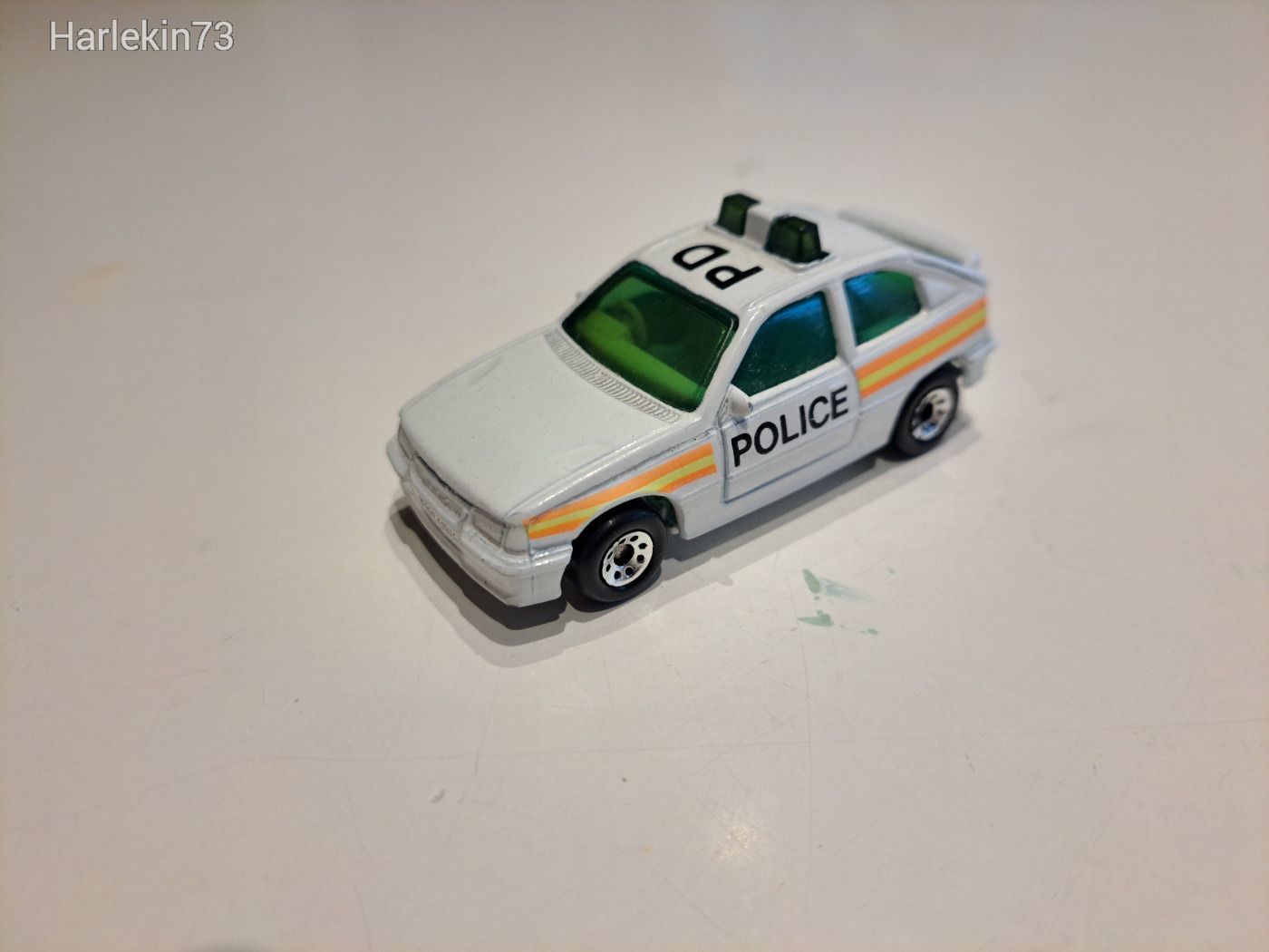 Matchbox _ Vauxhall Astra GTE - Opel Kadett GSI Police - zöld üveg