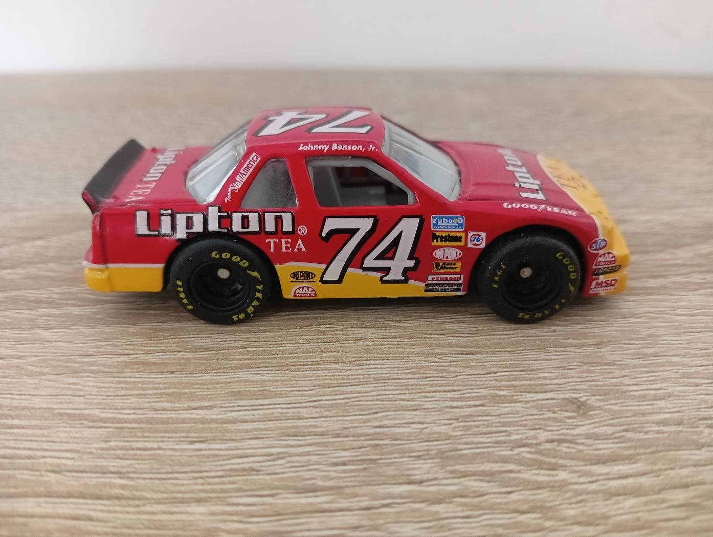 Matchbox 1995 Super Stars Series II Johnny Benson JR #74 Lipton Tea