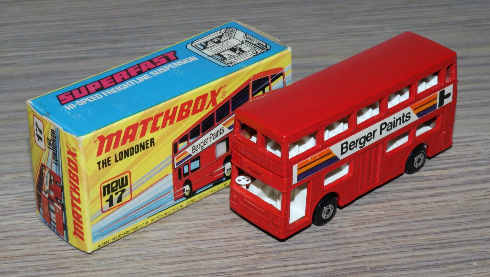 Matchbox (Superfast) #17 The Londoner (eredeti doboz) Berger-Paints