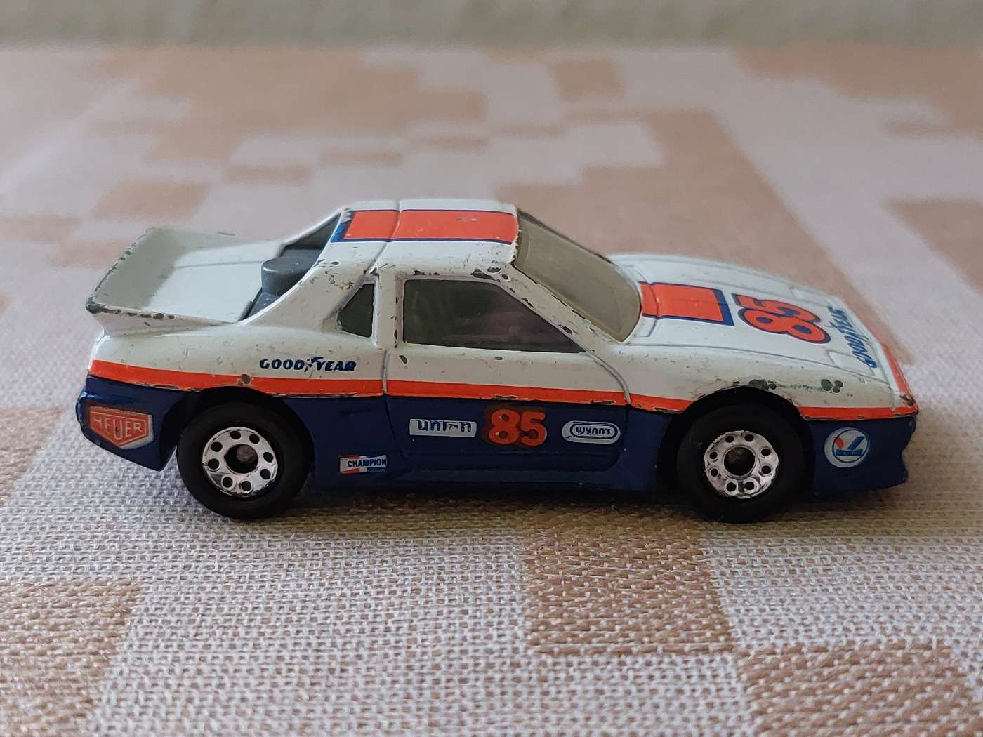 Matchbox Pontiac Fiero modellautó diecast régi játék - Vatera.hu